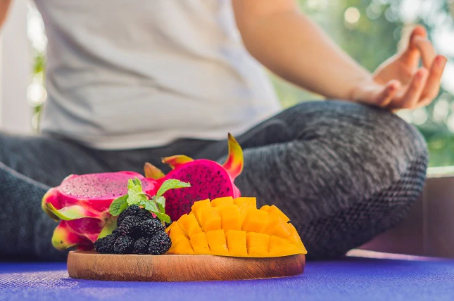 Yoga And Food: What To Eat And What To Avoid? – moveintostillnessyoga